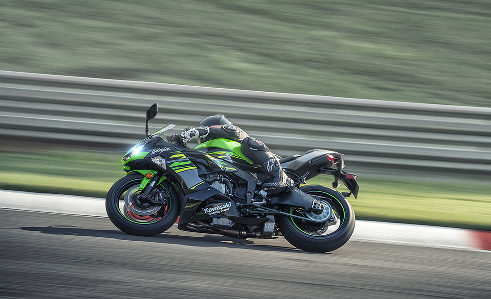 Kawasaki ZX6R 2023, thuần Sport, phân phối chính hãng