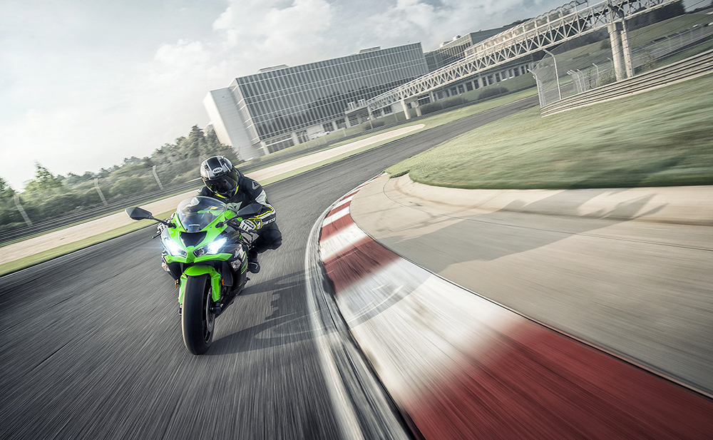 Kawasaki ZX6R 2023, thuần Sport, phân phối chính hãng